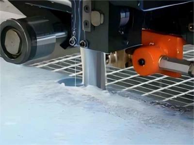 China SS630 CNC Plasma Cutter with 650mm Oxy-Fuel & 200mm Water Knife Cutting Capacity for Industrial Applications for sale