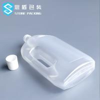 China Caliber 30mm Translucent 750ml Plastic Bottle With Handle for sale