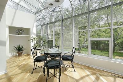 China Curved Glass Roof Sunroom Powder Coated Glass Roofed Sunroom For Easy Installation for sale