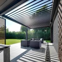 China Durable & Stylish Metal Gazebo with Retractable Roof for All Seasons for sale