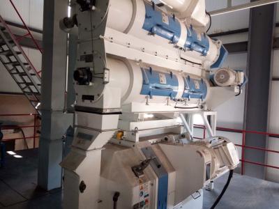 China Maximizing Livestock Nutrition with an Efficient Livestock Feed Mill for sale
