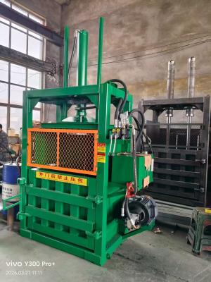 China Horizontal Baling Press Machine Hydraulic Newspaper Waste Paper Baler Machine 200T Pressure And 90 Kw Motor for sale