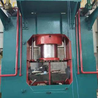 China Equal Tee And Unequal Tee Forming Machine ASTM4140 ASTM4340 And H13 Molds for sale