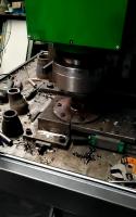 China 1.5kw Hydraulic Power Reducer Beveling Machine 2tons Capacity Precision Metal Plate Edge Processing Equipment for sale