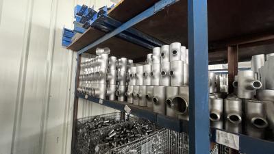 China 1500 Ton Month Seamless tee Steel Pipe Fittings Engineered Oil Gas Water Industrial Applications Strong and Long Lasting for sale