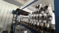 China Junxi Seamless tee Steel Pipe Fittings 90 degree Radius Durable Corrosion Resistant Industrial Pipe Connector for sale