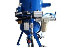 China 2T Weight Shot Blasting Machine with 6 Pieces Blasting Wheel and 12m Output Conveyor for Surface Cleaning for sale