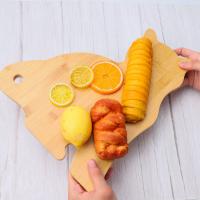 China Sustainable Bamboo Cat Shaped Cutting Board Wooden Serving Board Kitchen Chopping Board 38.2*33.1*1.6cm for sale