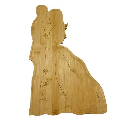 China Creative Shape Bamboo Cutting Board Perfect Wedding Gift for Food Enthusiasts for sale