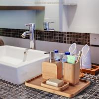 China 4pcs Natural Bamboo Bathroom Accessories Set For Hotel House Office Toilet for sale