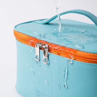 China Portable PU Hanging Cosmetic Bag 22x14x12cm Waterproof Toiletry Bag for Travel for sale