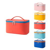 China Portable PU Hanging Cosmetic Bag 22x14x12cm Waterproof Toiletry Bag for Travel for sale
