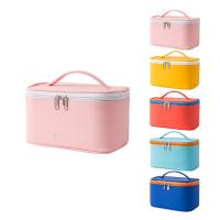 China Portable PU Hanging Cosmetic Bag 22x14x12cm Waterproof Toiletry Bag for Travel for sale