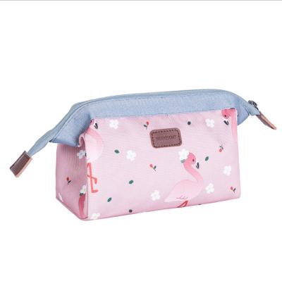 China Custom Logo Polyester 900D Cosmetic Bag 18x13x9cm Zipper Toiletry Pouch for sale