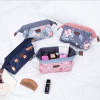 China Custom Logo Polyester 900D Cosmetic Bag 18x13x9cm Zipper Toiletry Pouch for sale