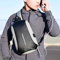 China 4.2L Nylon Sling Bag Crossbody Chest Bag Waterproof 22x10x33cm ODM Custom for sale