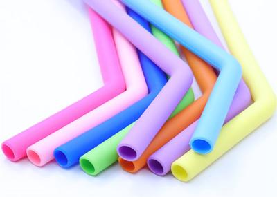 China Hot Drink Reusable Long Slender Food Grade Silicone Straws With Cleaning Brushes for sale