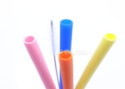 China Outdoor Picnics Food Grade Silicone Straws Milkshakes Yogurt With Brush Cleaner for sale