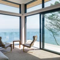 China Noise Reduction Aluminum Sliding Door with Environmental Protection and Durable Structural Design for sale