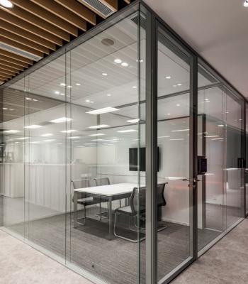 China Customized Size Aluminum Swing Door with Low-E Glass and Double Glazing for Enhanced Insulation and 10-Year Warranty for sale