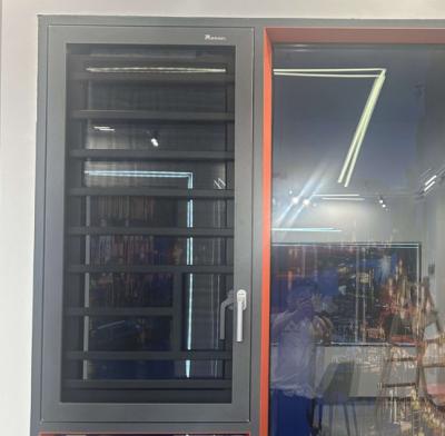 China Customizable Aluminum Swing Window with Insulation Profiles and Sound Insulation for 10 Year Warranty for sale