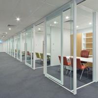 China Customized Size Powder Coated Aluminum Frame Glass Partition Wall with Fluorocarbon Spraying for sale