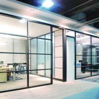 China Commercial Office Glass Partition Wall with 10 Years Warranty Custom Sizes and Powder Coated Aluminum Frame for sale