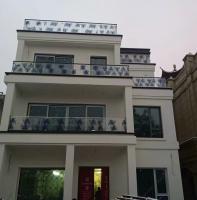 China 10mm Thick 36'' Height Frameless Glass Balustrade with Grey Aluminum U Channel Glass Railing for sale