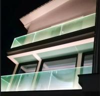 China Customizable Aluminum U Channel Glass Railing with Tempered Glass and Powder Coated Finish for sale