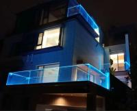 China Customizable Aluminum U Channel Glass Railing with Tempered Glass and Powder Coated Finish for sale
