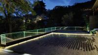 China Corrosion Resistant Lightweight High Strength Aluminum Glass Balustrade with U Channel Glass Railing for sale