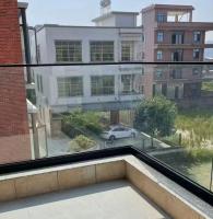 China Customized Size Aluminum U Channel Glass Railing with 36'' 42'' or Customized Height and Weather Resistance for sale