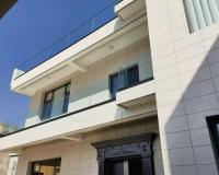 China Customizable Weather Resistant Frameless Glass Railing with High Safety for Modern Outdoor Fences for sale