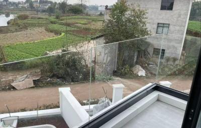China Customized Height and Length Aluminum U Channel Glass Railing with More than 5 Years Warranty for sale