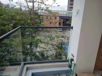 China Modern Design Clear View Safety Certified U Channel Glass Railing for Residential and Commercial Use for sale