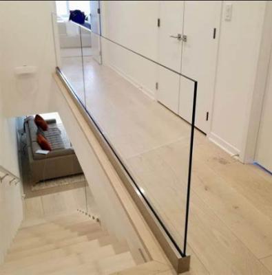 China Corrosion Resistant and Durable Modern Design Frameless Glass Balustrade Aluminum U Channel Glass Railing for sale