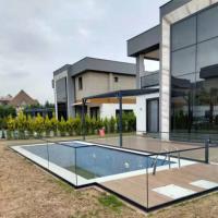 China Modern Design U Channel Glass Railing with 8-16mm Glass Thickness and More than 5 Years Warranty for Indoor/Outdoor Use for sale