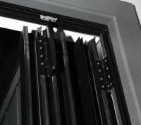 China Customizable Size Aluminum Bifold Door with Stainless Steel Hardware and 10 Years Warranty for sale