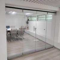 China Sleek And Modern Aluminum Folding Door with 10-Year Warranty and Customized Surface Treatment for sale