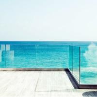 China Modern Design 12mm Toughened Glass U Channel Railing with Five Years Warranty and Weather Resistant Finish for sale