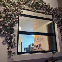 China Aluminum Alloy Vertical Fold Window Thermal Insulation Double Glass Windproof Soundproof Bifold Window for Hotel Outdoor Use for sale
