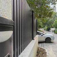 China Powder Coated Black Modern Outdoor Villa Courtyard Garden Privacy Aluminum Alloy Fence Eco-Friendly Easy-Installed Vertical for sale
