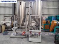 China Linear Plastic Vibrating Screen Machine Set 500kg/h 304 Stainless Steel with Removable Hopper for sale
