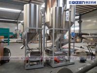 China Linear Plastic Vibrating Screen Machine Set 500kg/h 304 Stainless Steel with Removable Hopper for sale