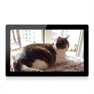 China 55 Inch Outdoor Digital Signage Display Wall Mounted 1500cd/m2 High Brightness IP65 Waterproof for sale