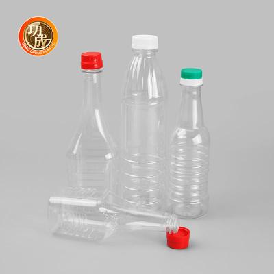 China Transparent Plastic Condiment Bottles 500ml 900ml 1800ml 5000ml Olive Oil Plastic Bottle for sale