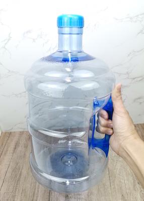 China BRA Free 7.5L PLA Water Bottles With Anti-Slip Handle For Fitness Gym Yoga for sale