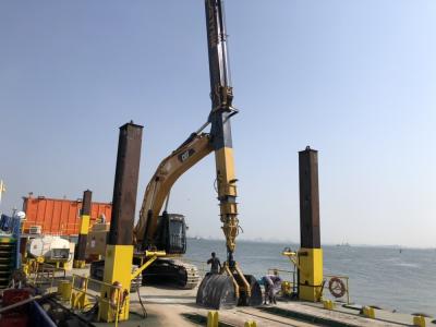 China KM220 KM260 Clamshell Telescopic Armclamp Excavator Attachment With Shell Buckets for sale