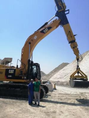 China APIE KM220 Efficient And Versatile Excavator Clamshell Telescopic Arm With Depth 22m for sale