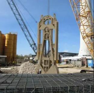 China High Performance 30m Depth Pile Foundation Machine With 50m Max. Traveling Distance for sale